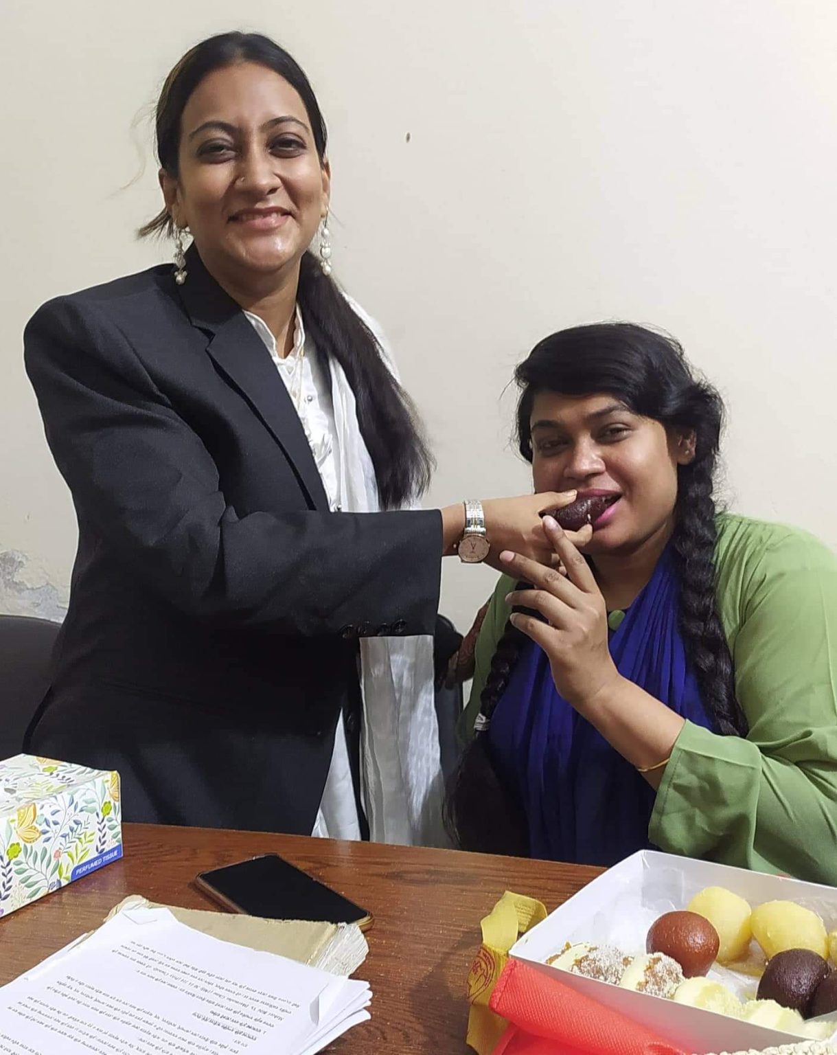 এল এল বি ফাইনাল ১৯ এর পাসের মিষ্টি সহ রাফিয়া - Demra Law College, Dhaka